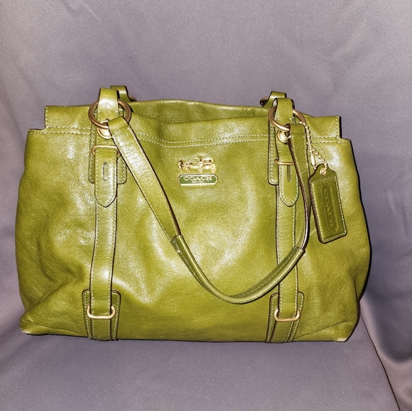 Coach | Bags | Gorgeous Coach Mia Soft Leather Green Carryall D73 15409 ...